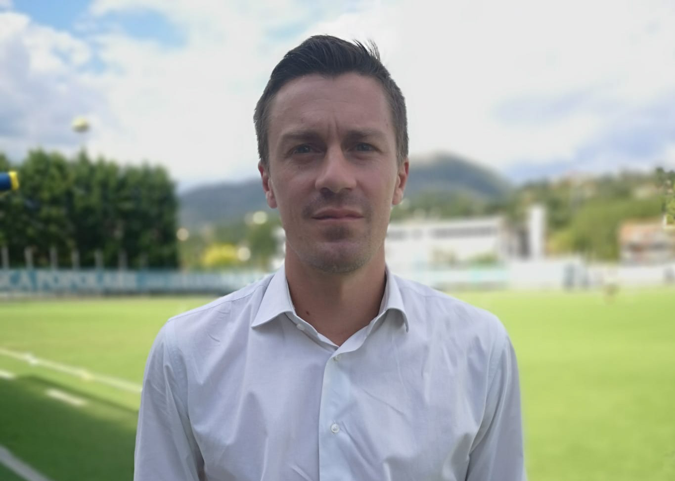 Calcio - Frosinone, 10 anni di Alessandro Frara: il 'capitano' si ...