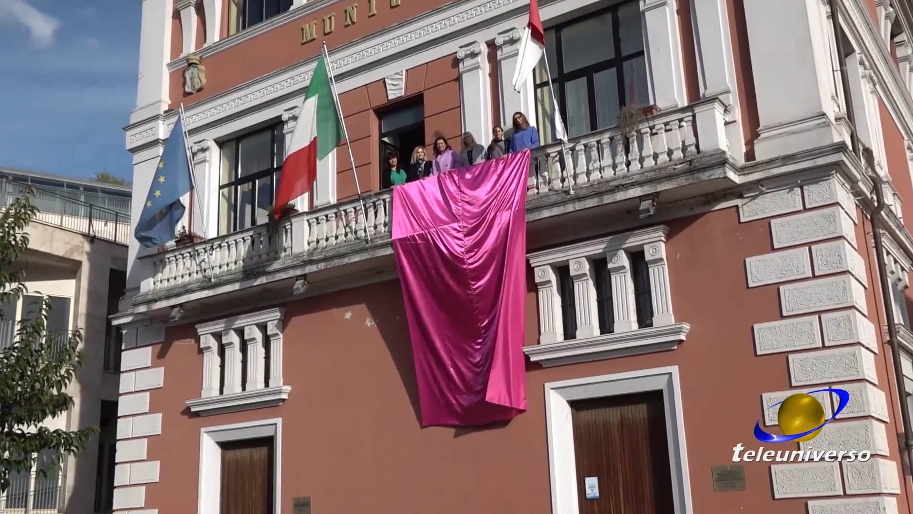ISOLA DEL LIRI: Drappo fucsia - Teleuniverso