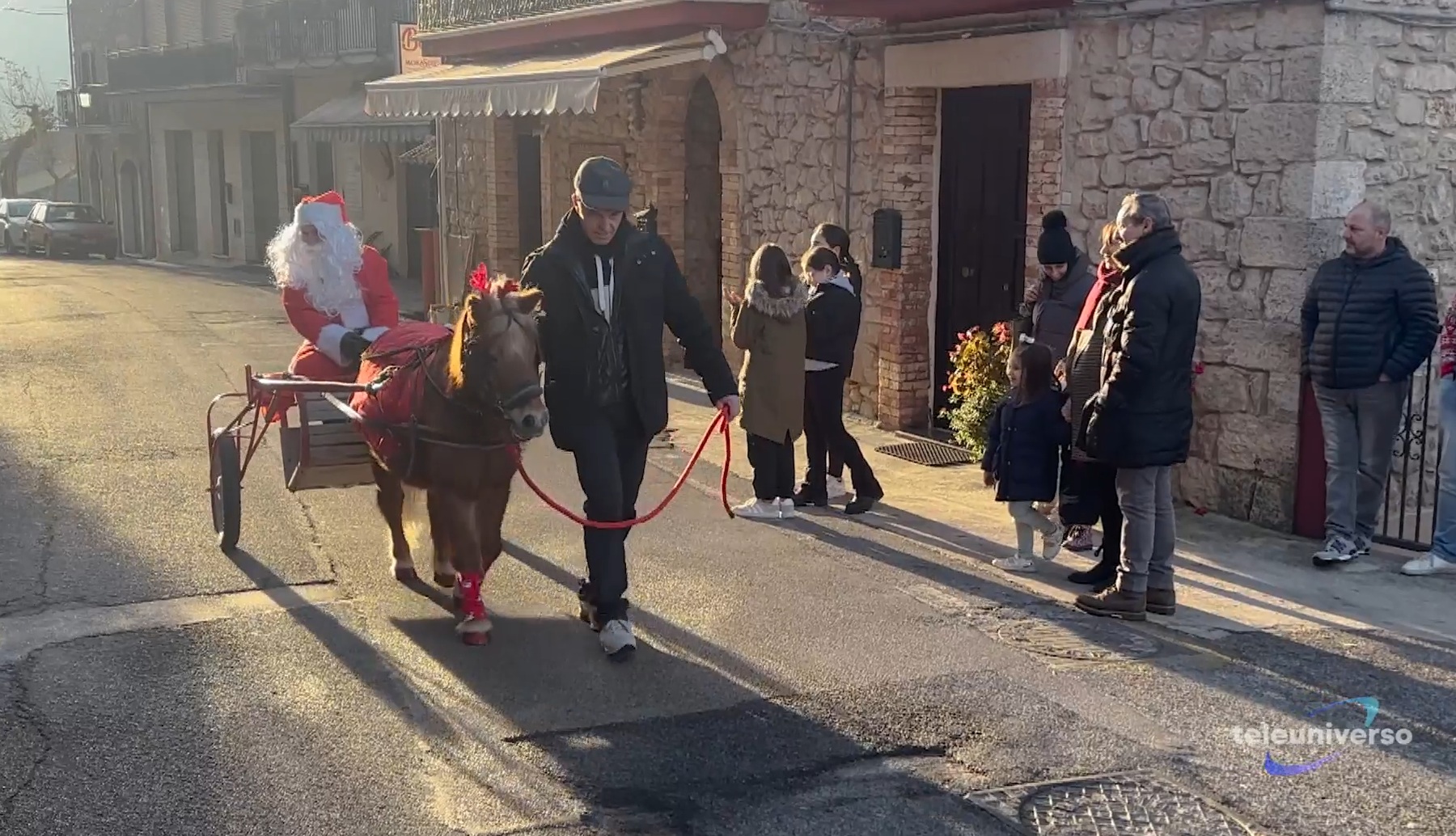 PASTENA: Arrivo Babbo Natale - Teleuniverso
